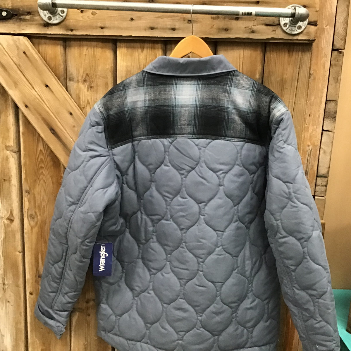 Wrangler Men’s Quilted Jacket - Grey - size LARGE – KickingCowgirlDesigns